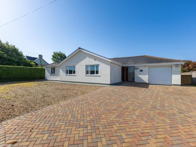 4 bedroom bungalow for sale
