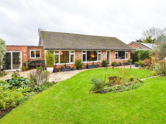 4 bedroom bungalow for sale