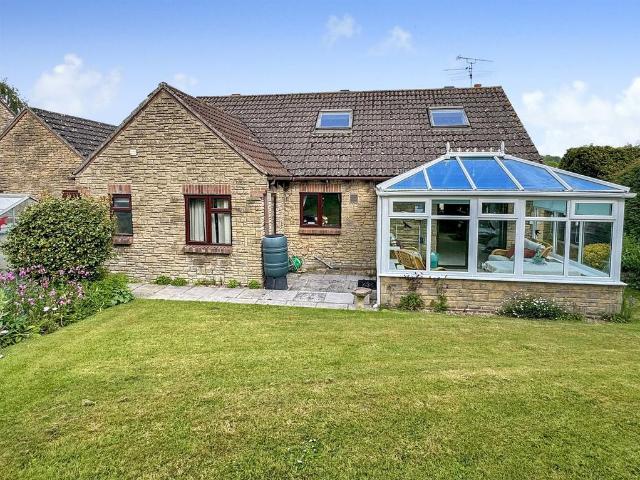 4 bedroom bungalow for sale