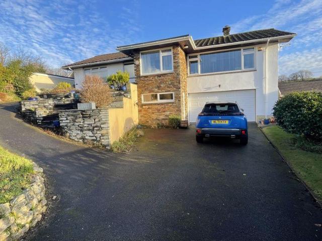 4 bedroom bungalow for sale