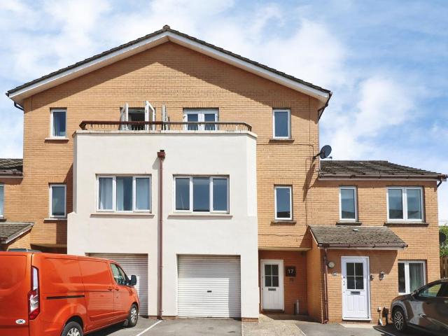 4 bedroom bungalow for sale