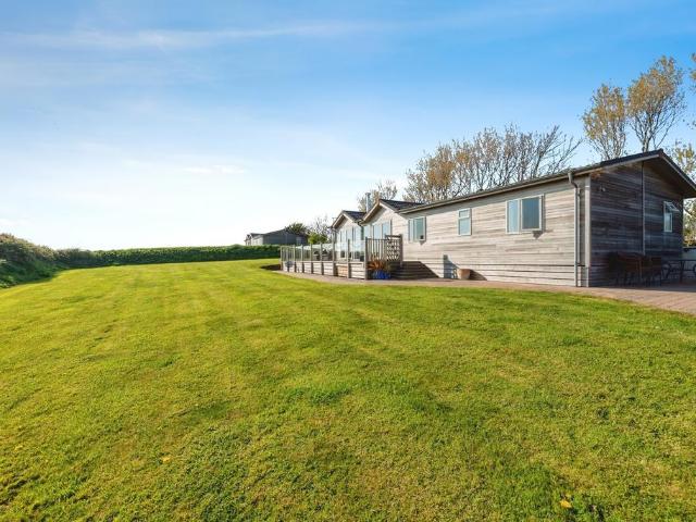 4 bedroom bungalow for sale