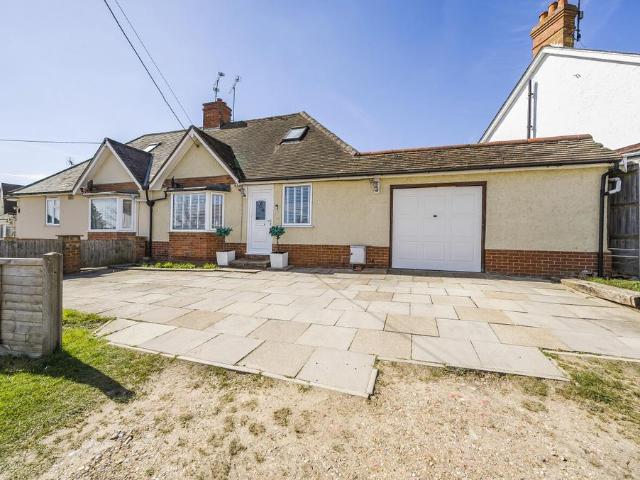 4 bedroom bungalow for sale