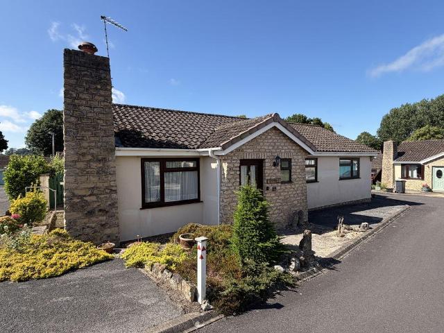4 bedroom bungalow for sale