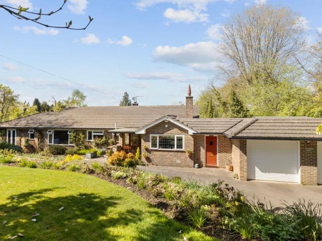 4 bedroom bungalow for sale