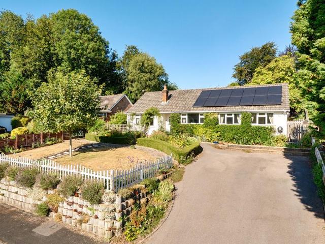 4 bedroom bungalow for sale