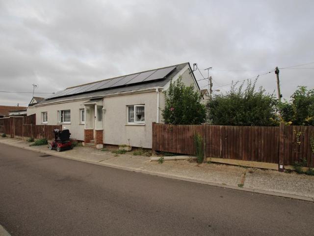 4 bedroom bungalow for sale