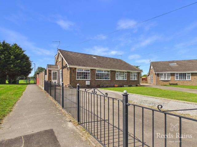 4 bedroom bungalow for sale