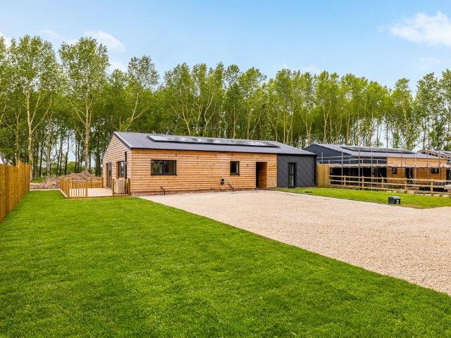 4 bedroom bungalow for sale