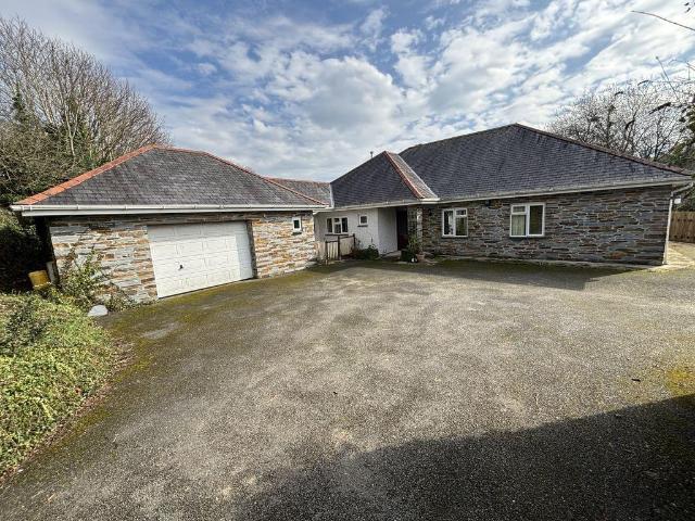 4 bedroom bungalow for sale