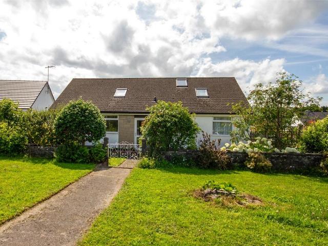 4 bedroom bungalow for sale