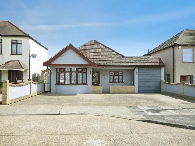 4 bedroom bungalow for sale