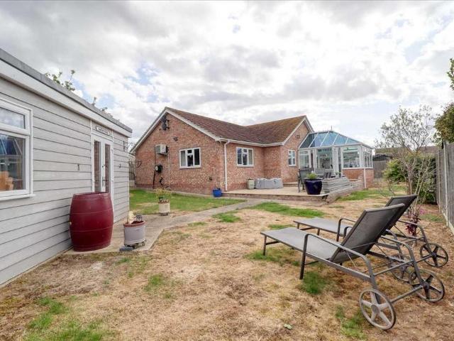 4 bedroom bungalow for sale