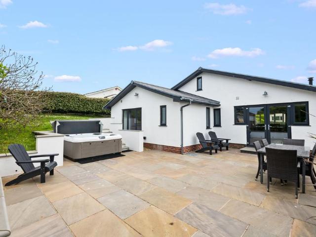 4 bedroom bungalow for sale