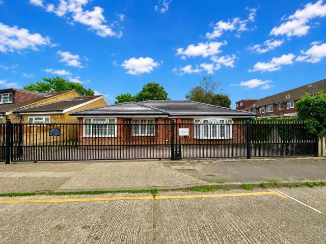 4 bedroom bungalow for sale