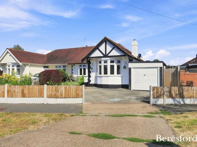 4 bedroom bungalow for sale