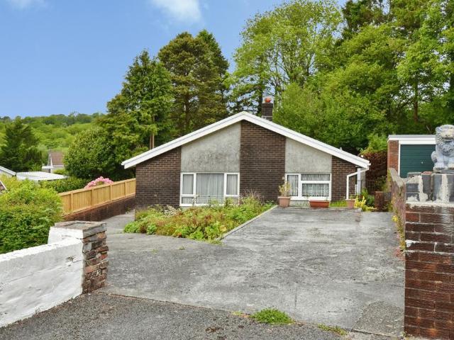 4 bedroom bungalow for sale