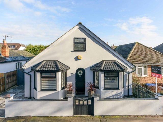 4 bedroom bungalow for sale