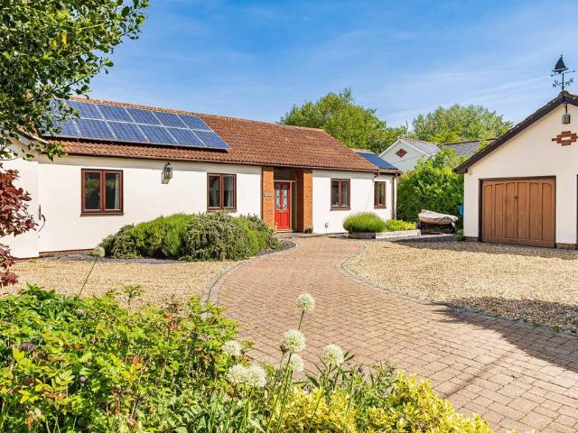 4 bedroom bungalow for sale