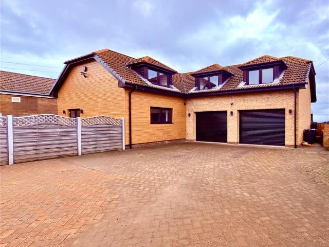 4 bedroom bungalow for sale
