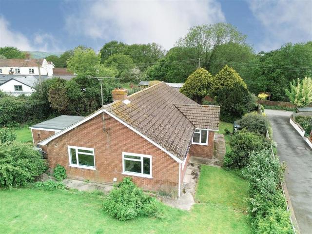 4 bedroom bungalow for sale