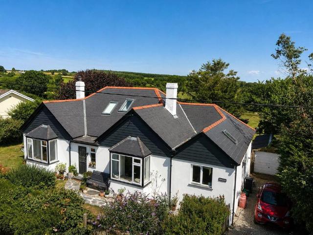 4 bedroom bungalow for sale