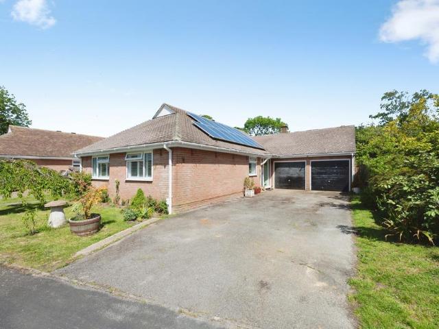 4 bedroom bungalow for sale