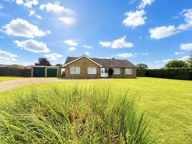 4 bedroom bungalow for sale