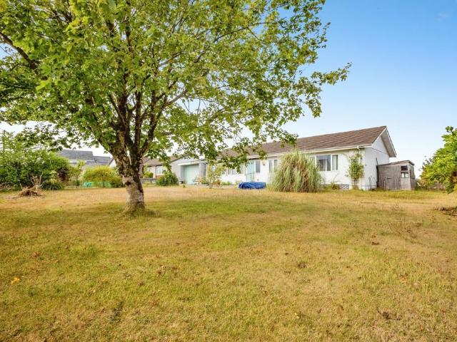 4 bedroom bungalow for sale