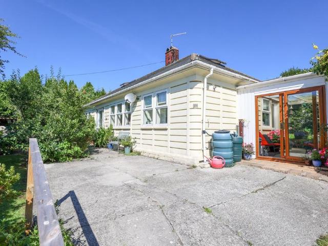 4 bedroom bungalow for sale