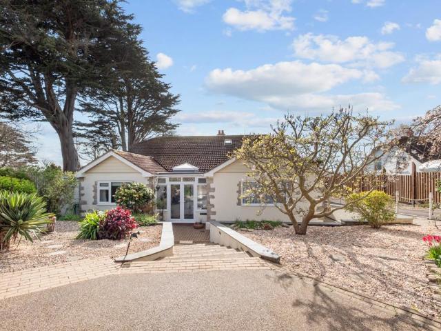 4 bedroom bungalow for sale
