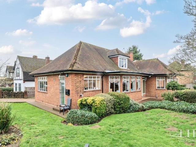 4 bedroom bungalow for sale