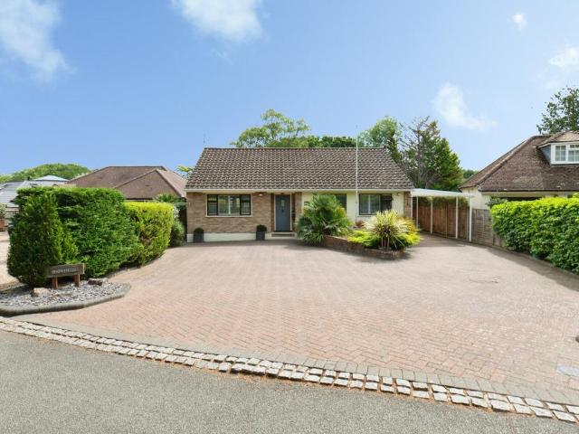 4 bedroom bungalow for sale
