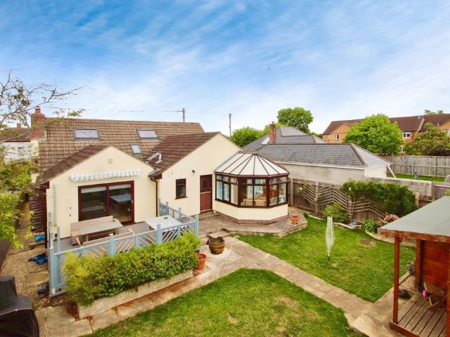 4 bedroom bungalow for sale
