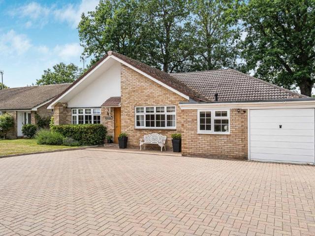 4 bedroom bungalow for sale