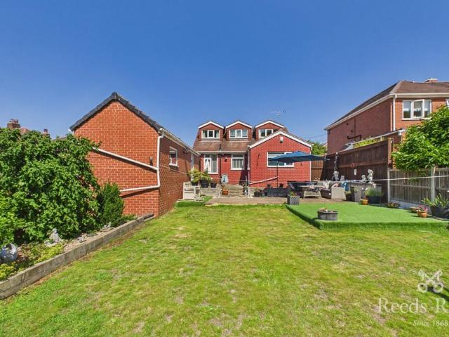 4 bedroom bungalow for sale