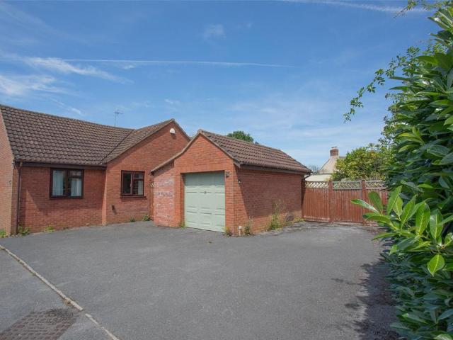 4 bedroom bungalow for sale
