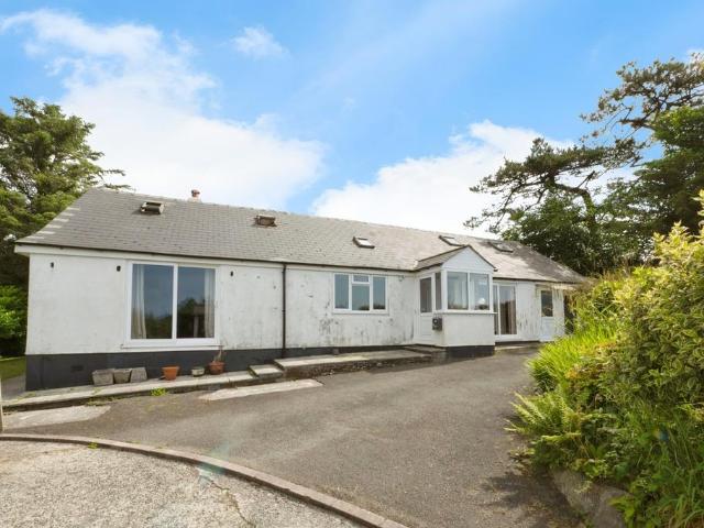 4 bedroom bungalow for sale
