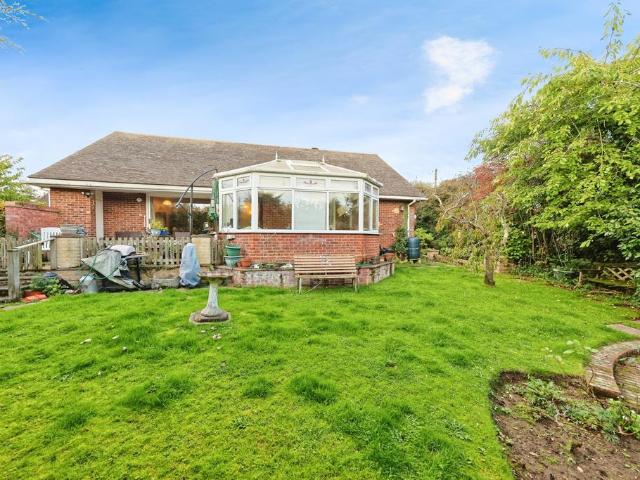 4 bedroom bungalow for sale