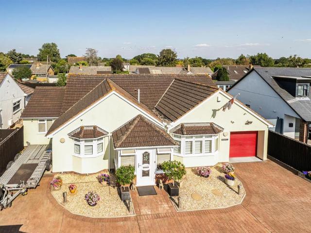 4 bedroom bungalow for sale