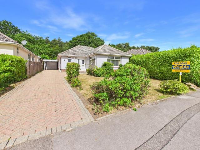 4 bedroom bungalow for sale