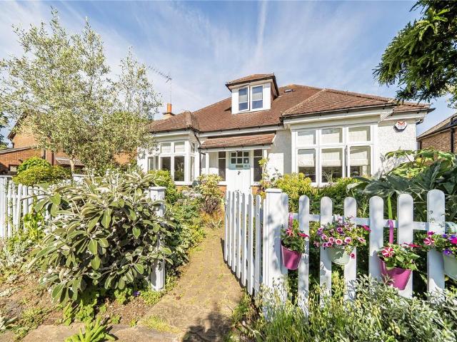 4 bedroom bungalow for sale