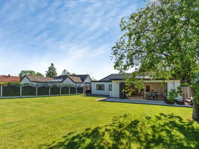 4 bedroom bungalow for sale