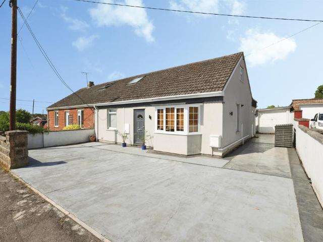 4 bedroom bungalow for sale