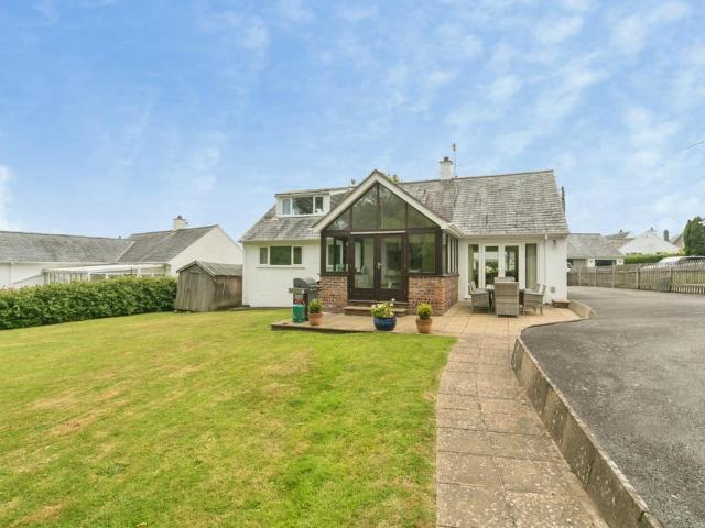 4 bedroom bungalow for sale