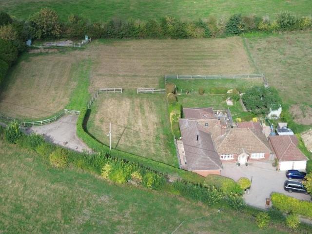 4 bedroom bungalow for sale