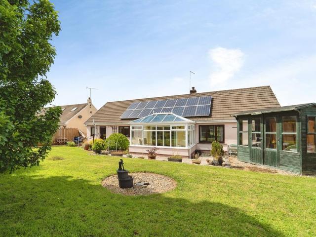4 bedroom bungalow for sale