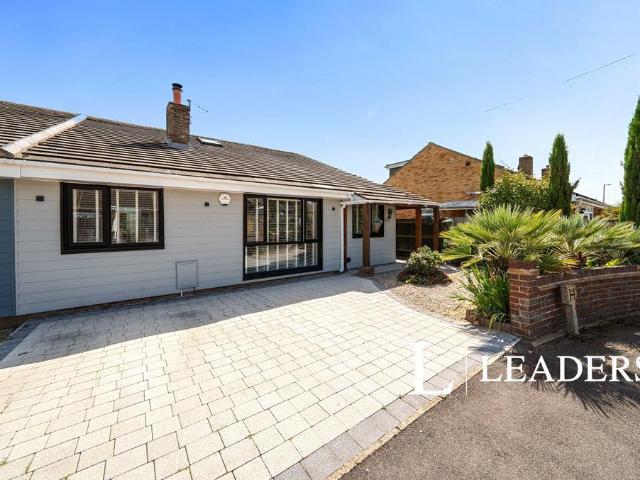 4 bedroom bungalow for sale
