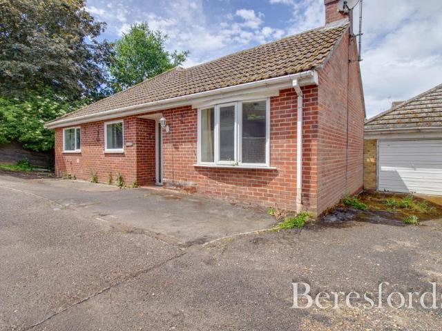 4 bedroom bungalow for sale