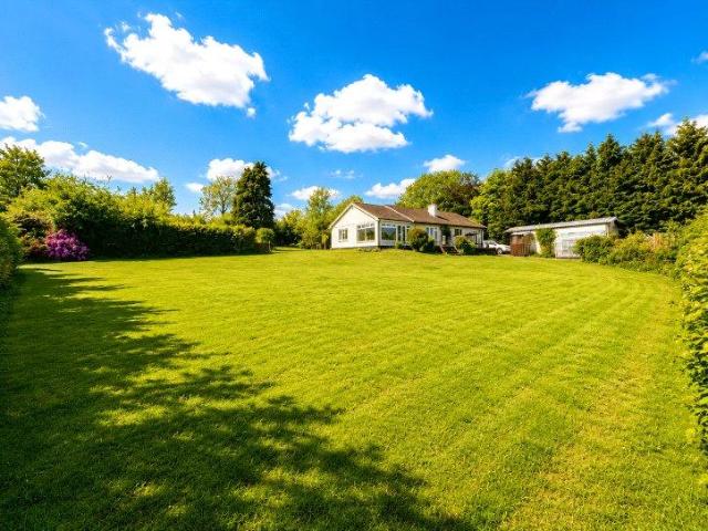 4 bedroom bungalow for sale